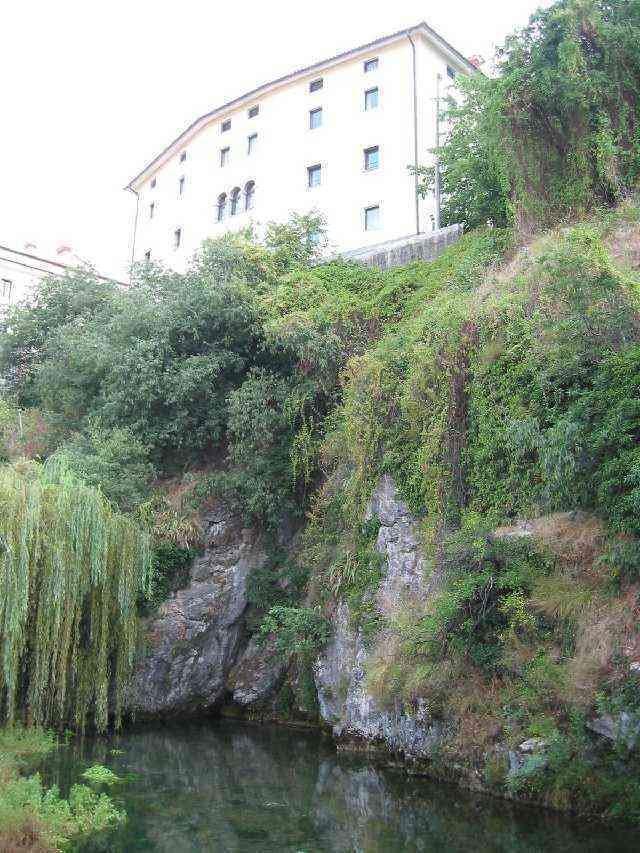 Semenišče ali Spodnji grad - Vipava - vipava.si
